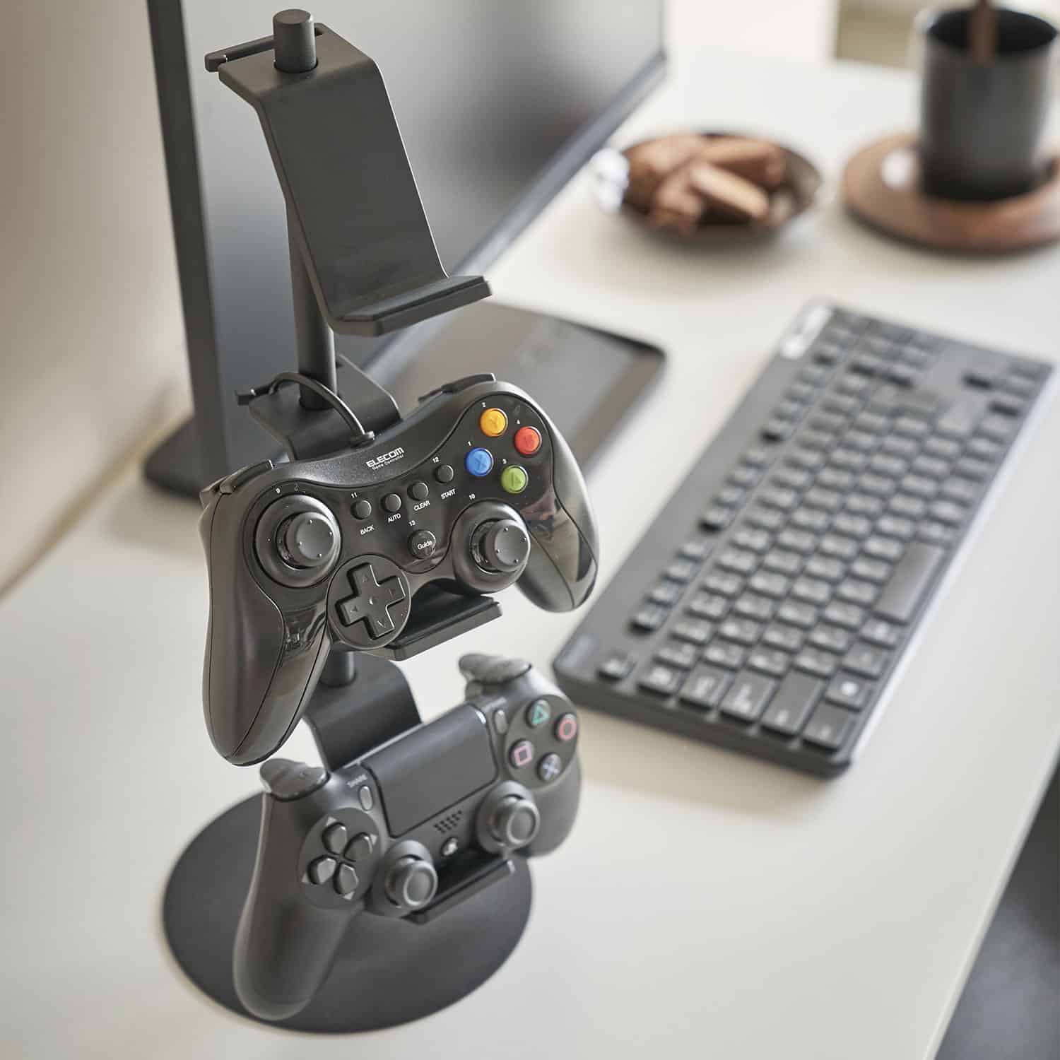 Praktisk og elegant controller holder - fragt fra 39,-